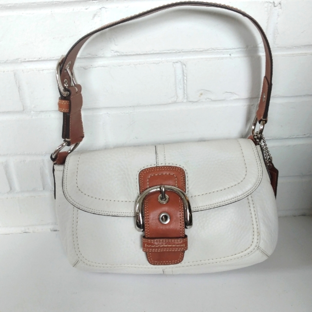 Coach Pebbled Leather White Hand Bag - Gem